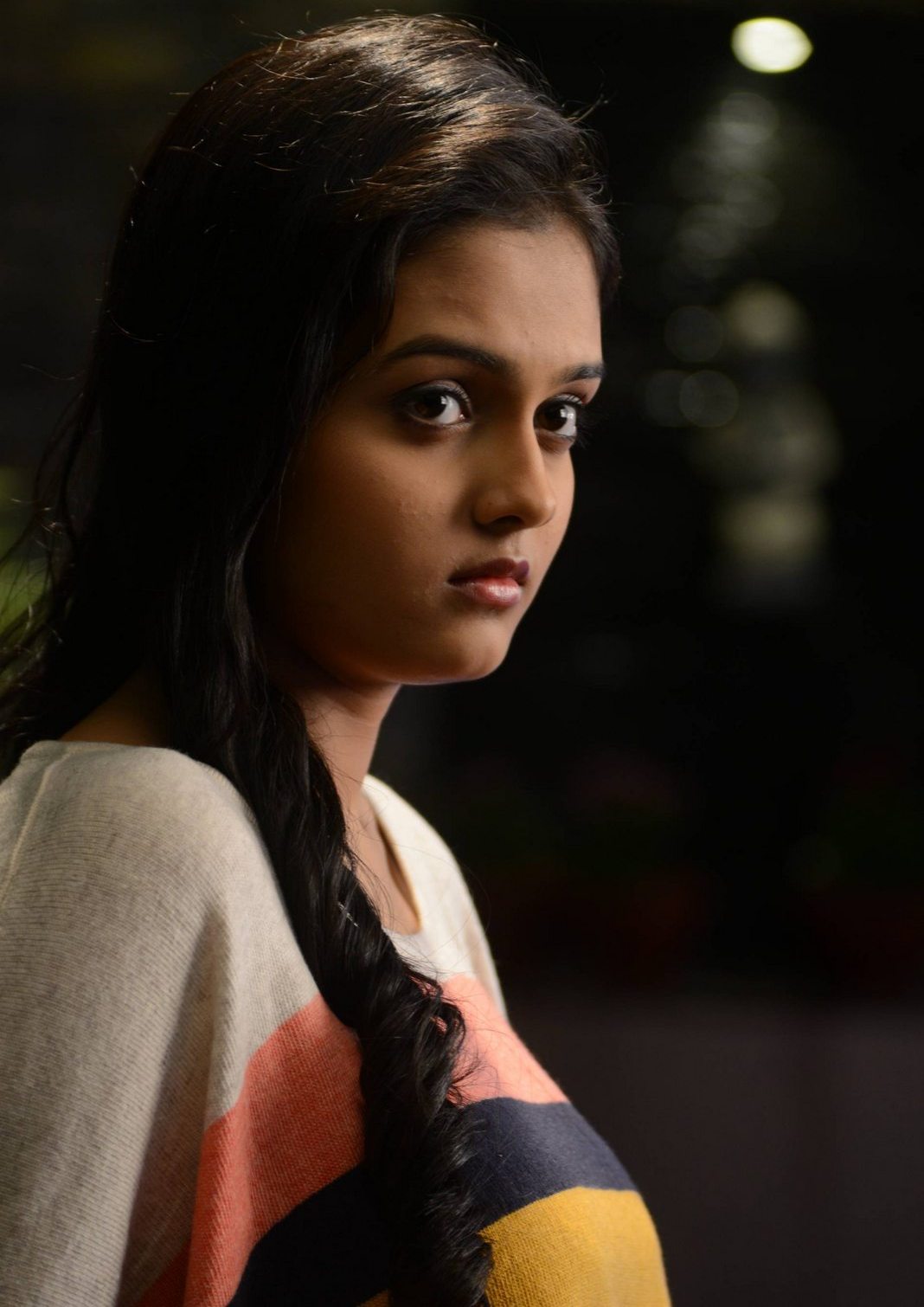 CAP: Telugu Actress Pragathi Hot Pics in Sexy Saree