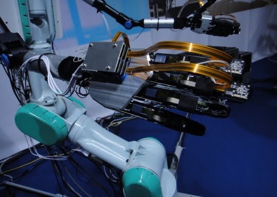 Avatar robot controlled by a suit