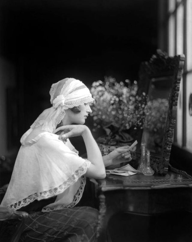 40 Fabulous Photos of Classic Beauties Who Defined the 1920s Women's ...