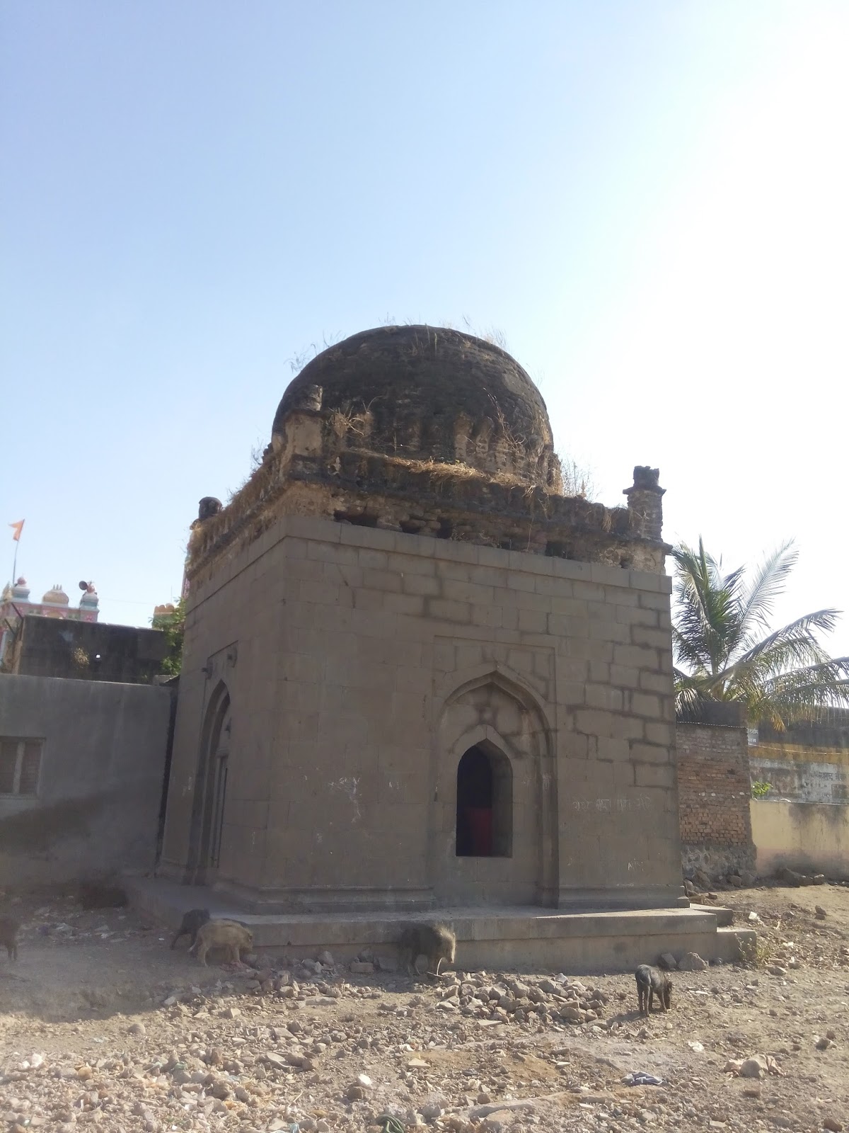 Unknown Tombs near Jagdamba Devi Temple in Rashin in Maharashtra | The ...