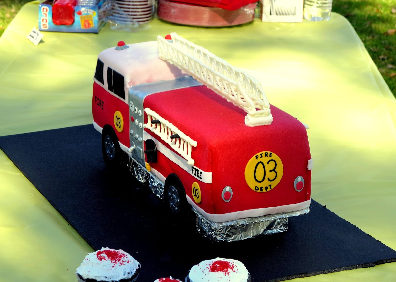 My Cake Corner: Fire Truck Cake - January 2014