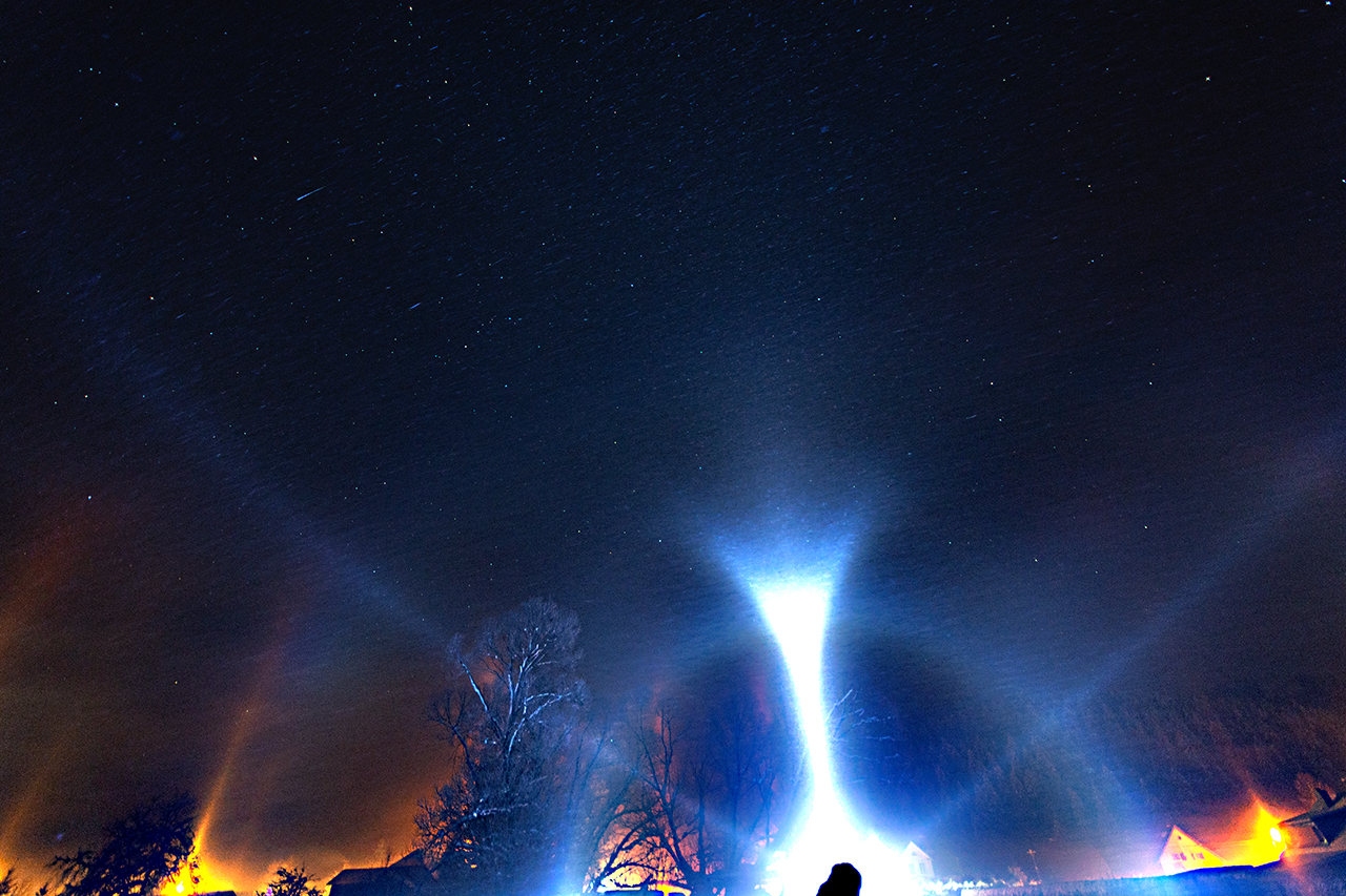 The Halo Vault: Spotlight display with diffuse and Tricker arcs