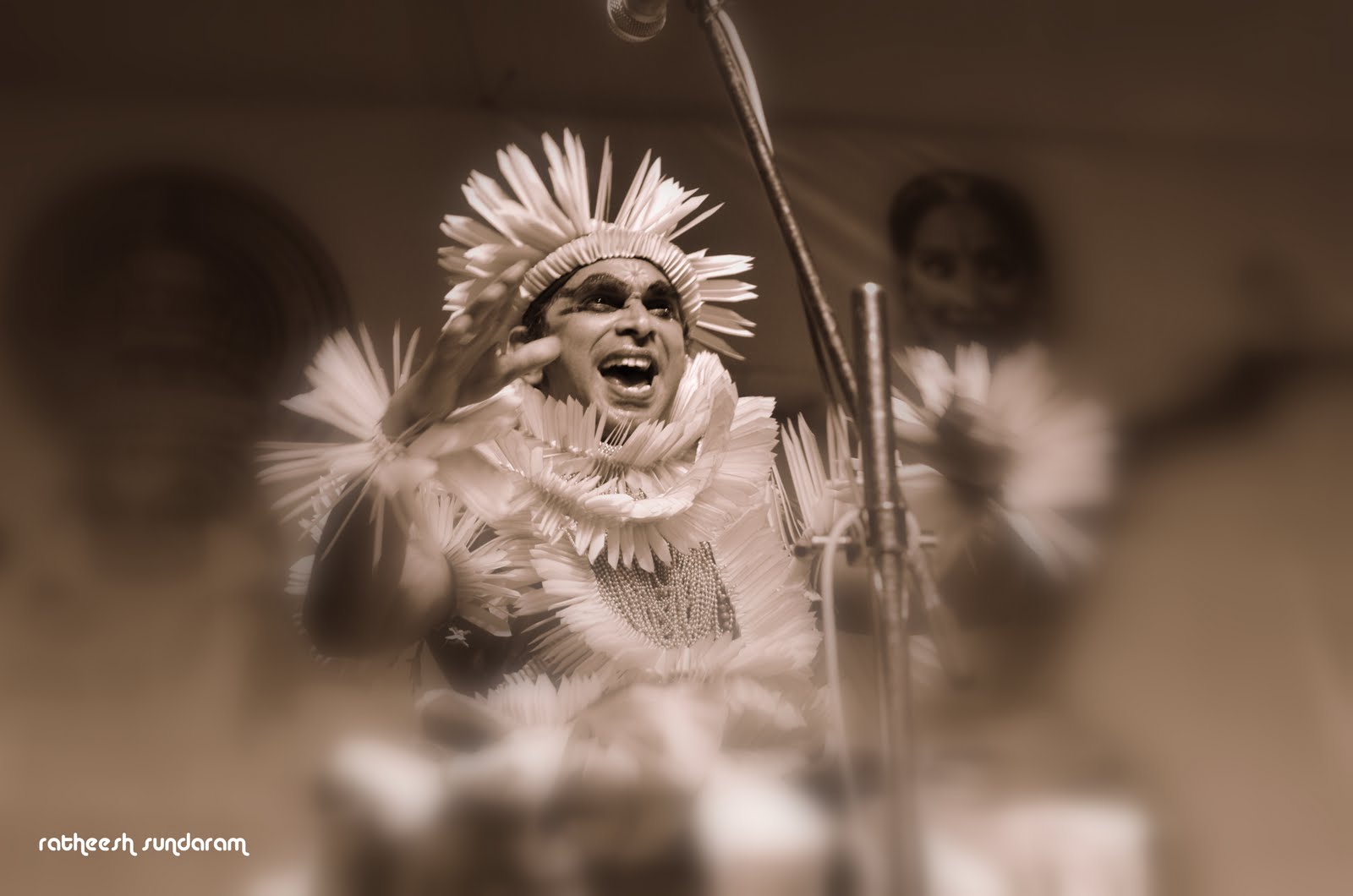 A View to Click !!!: Seethankan Thullal - A semi-classical dance form ...