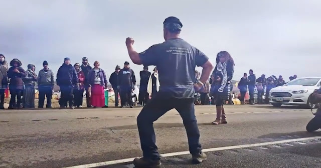 White Wolf : Haka on the frontline! Maori man's stirring haka against ...