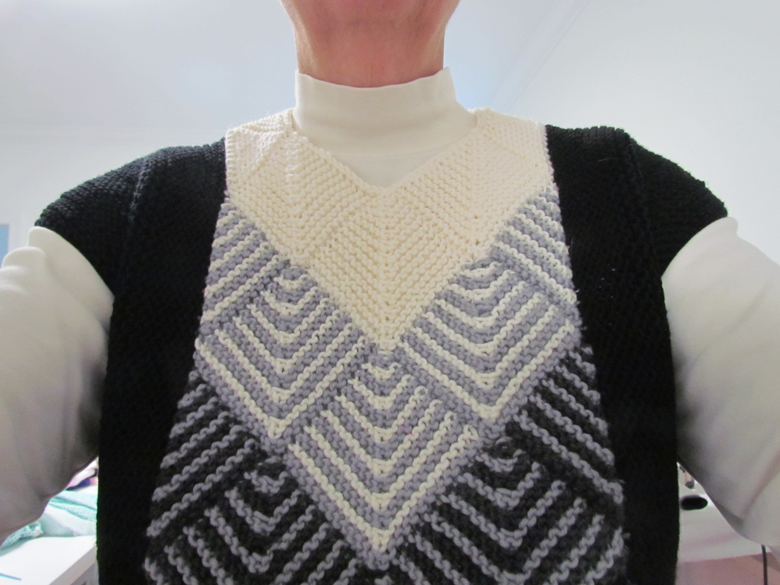 Melody Johnson: Diamond Panel Pullover Vest