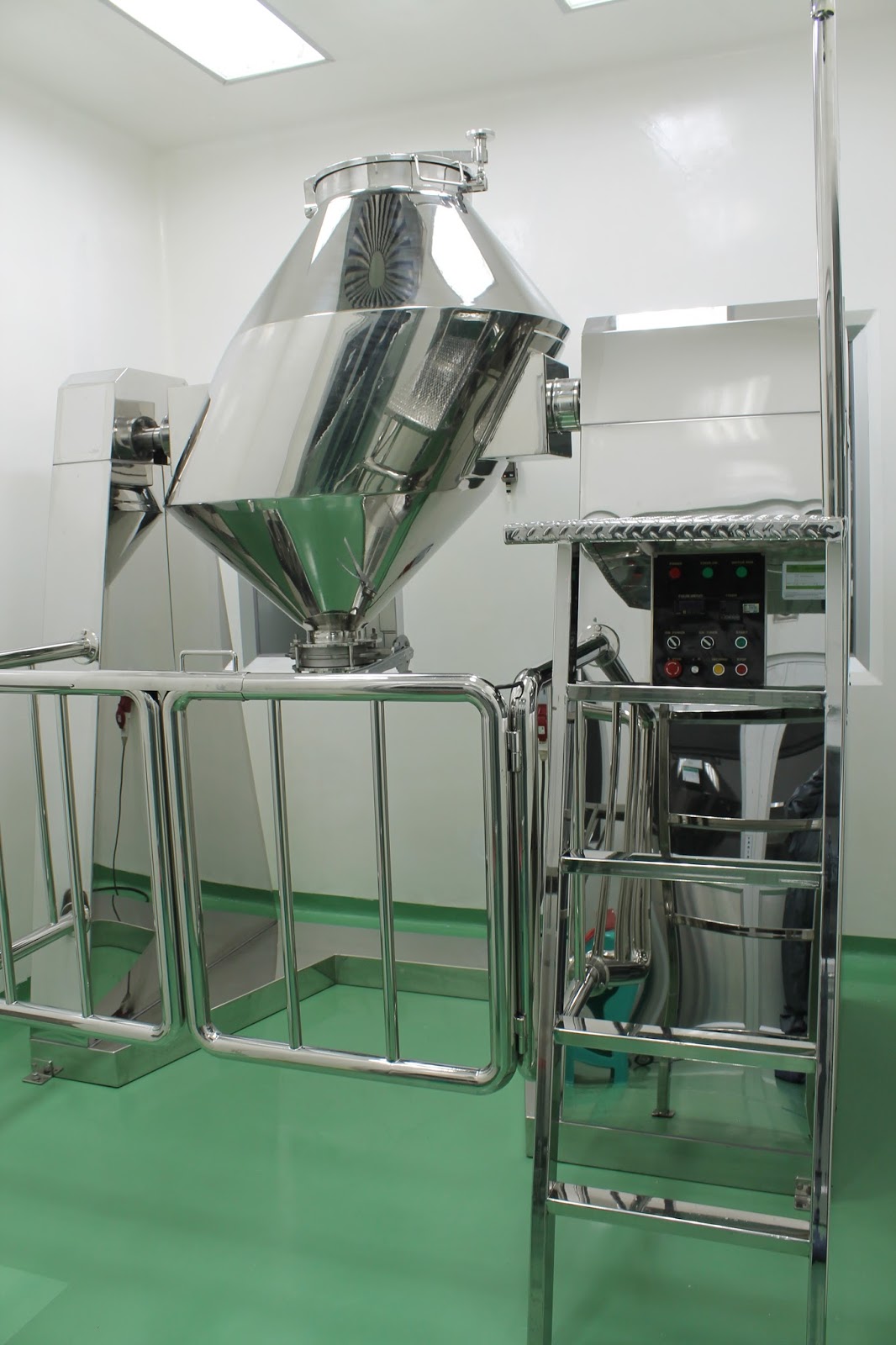 MESIN INDUSTRI FARMASI: PROSES PENYALUTAN TABLET MENGGUNAKAN MESIN COATING