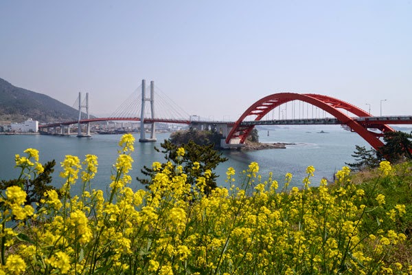 Travel Korea - Gyeongnam: Sacheon, where bridges themselves make the ...