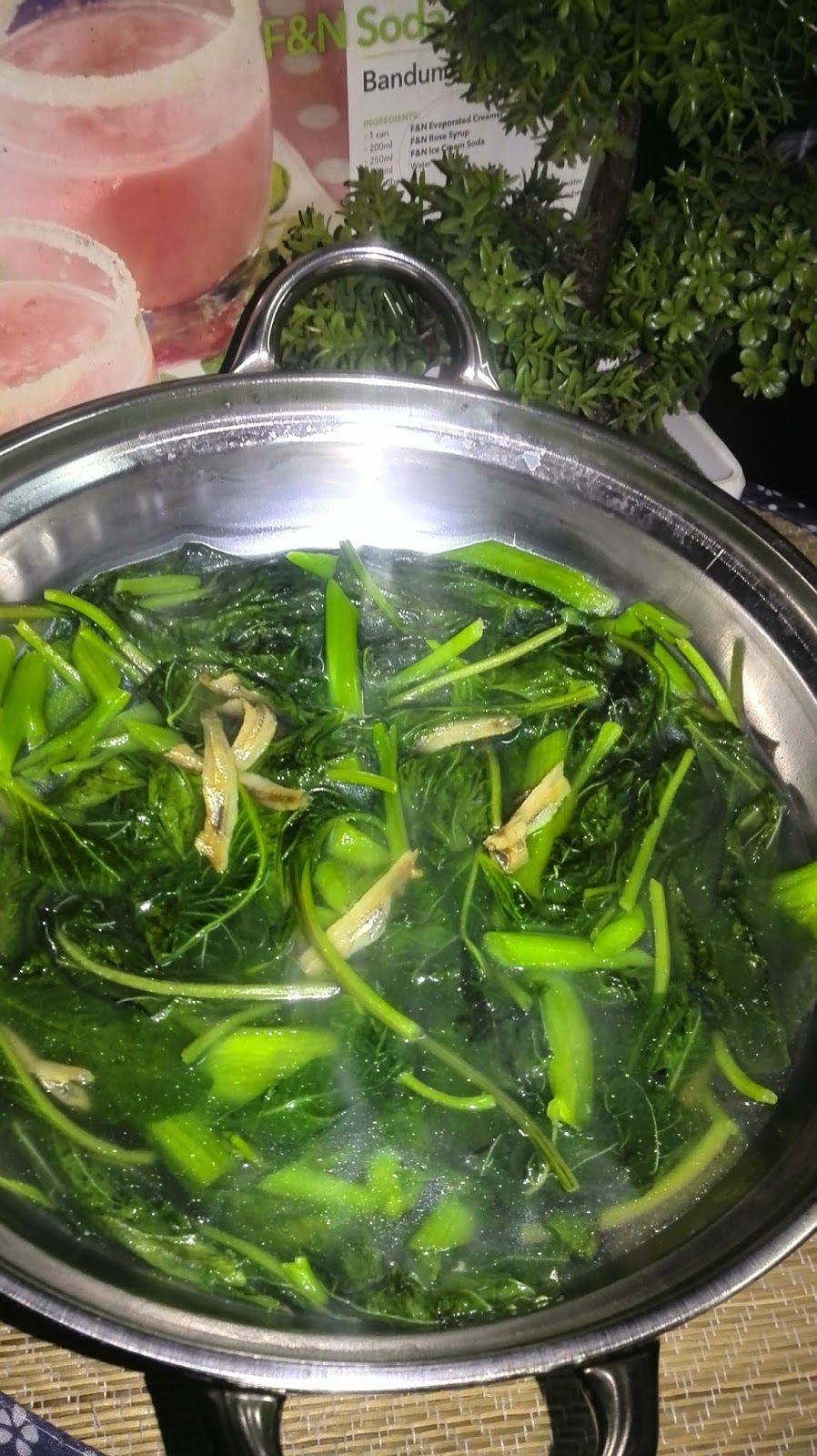 namakucella: BAYAM MASAK LEMAK PUTIH vs BAYAM MASAK AIR CICAH CABAI PICIT