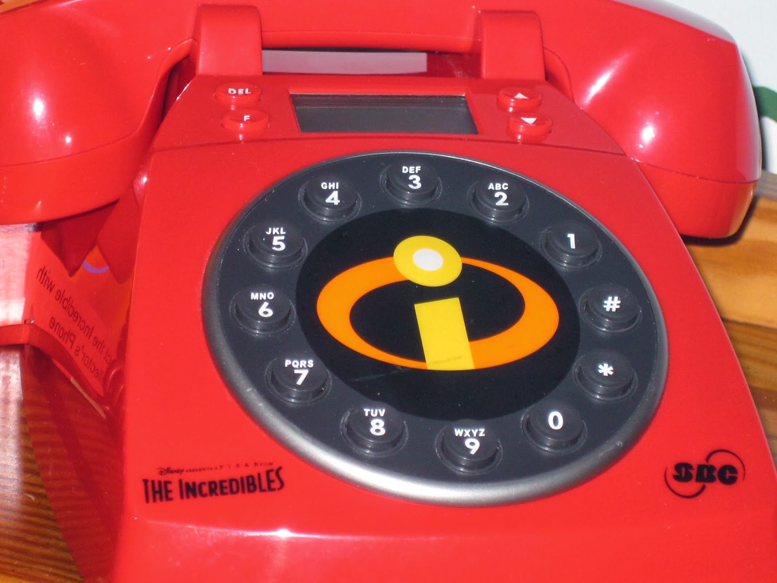 Dan the Pixar Fan: The Incredibles: SBC Collector's Phone