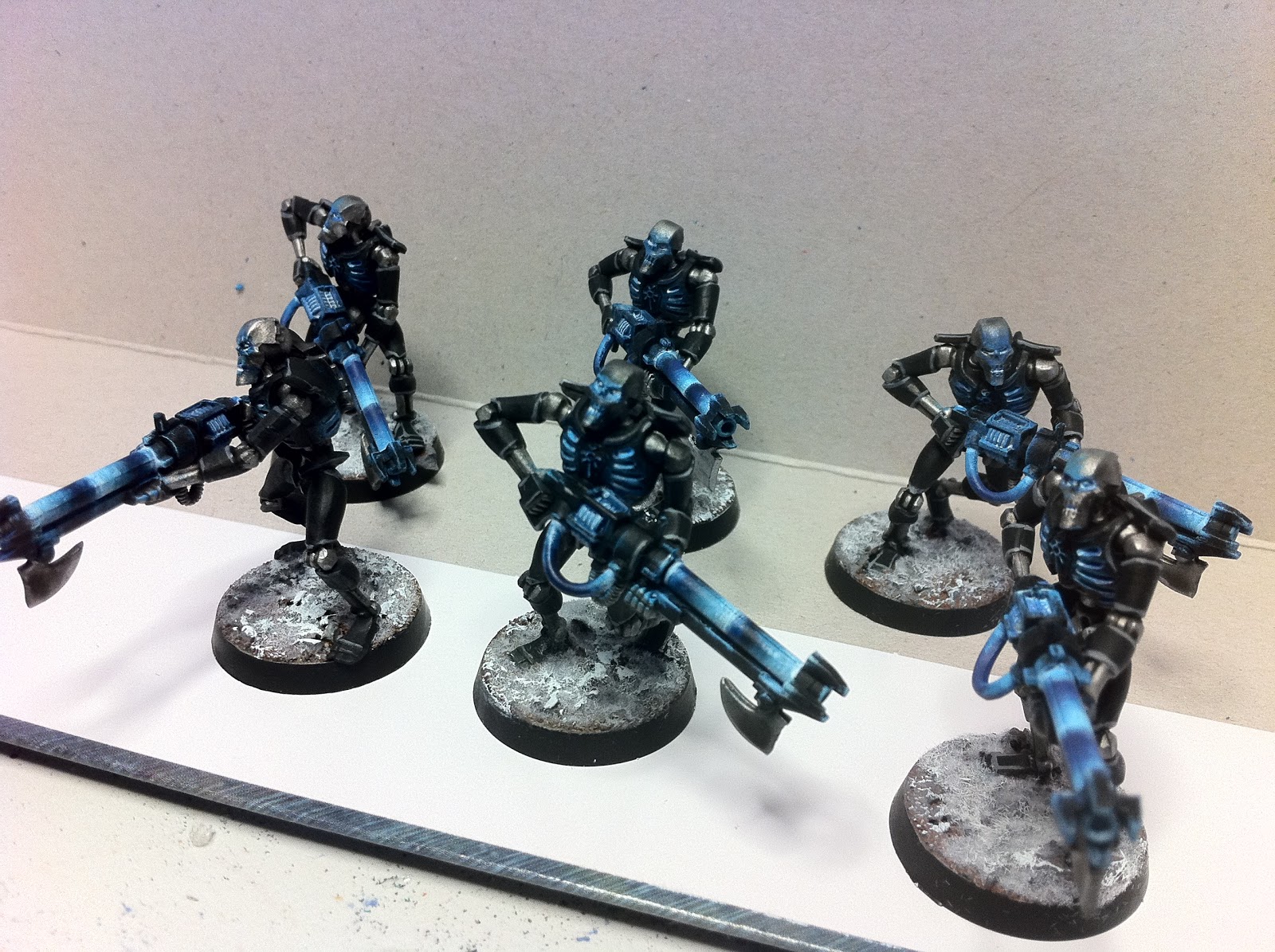 warhammer with Zail: Ice blue Necron converted Warriors