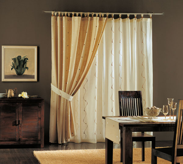 Perdele si draperii living de lux - Articole comunicate firme decoratiuni