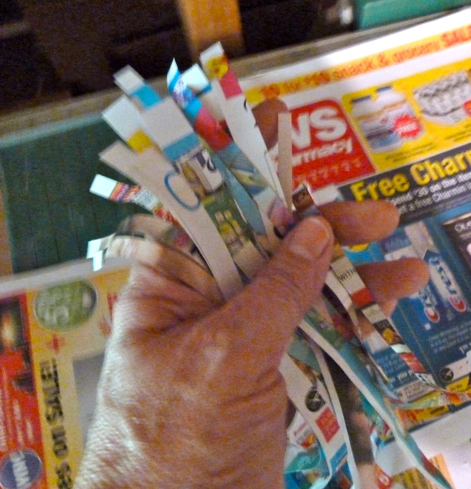 Make it easy crafts: How to easily turn junk mail into a cute wastebasket