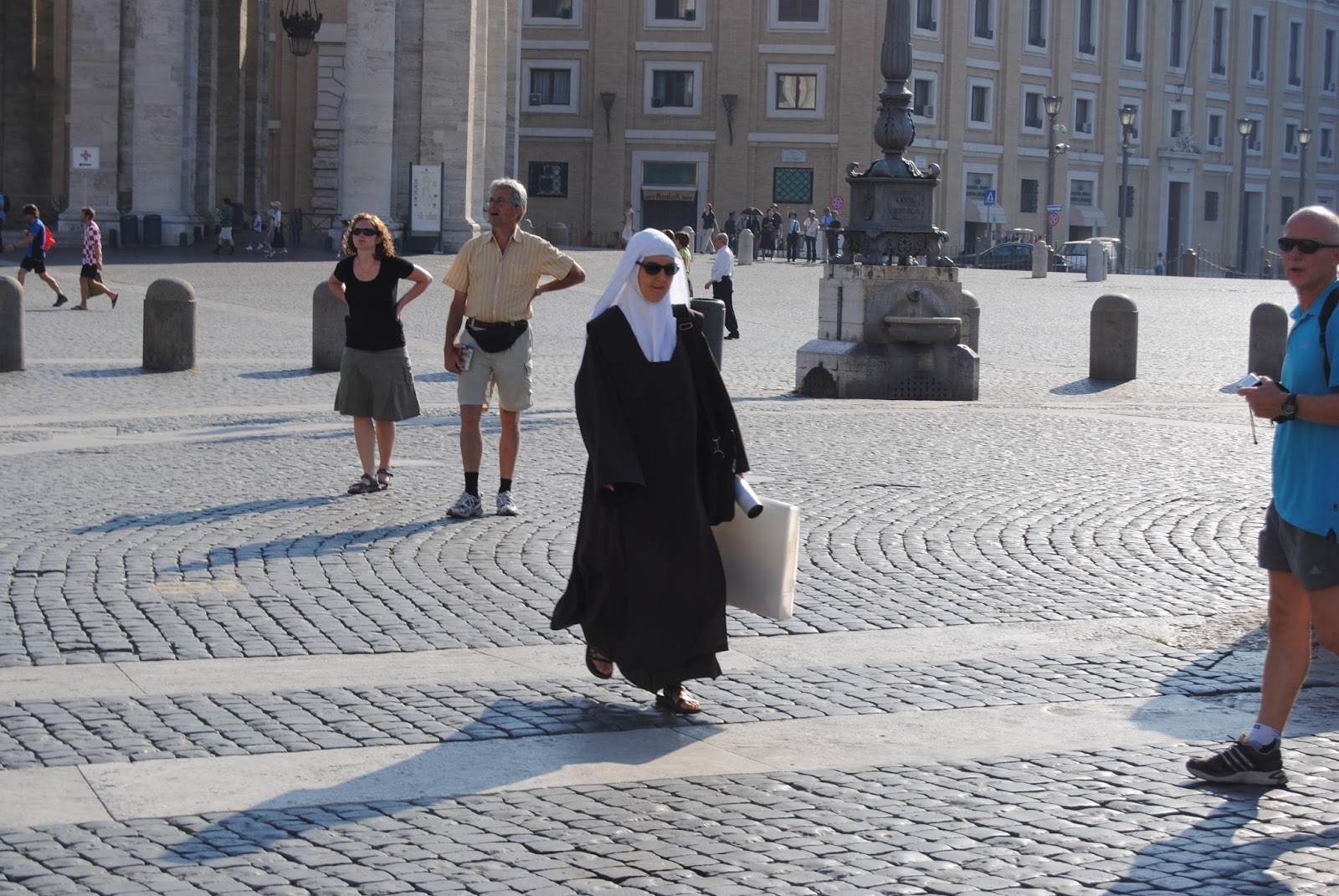 Orbis Catholicus Secundus: Traditional Habit in Vatican