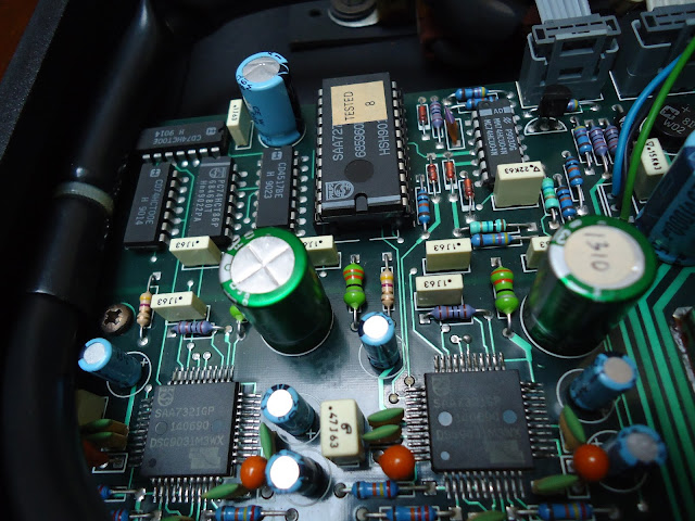 THE ORRONOCO AUDIO DIY: Meridian DAC 203 Converting AC Voltage to 220 Volt