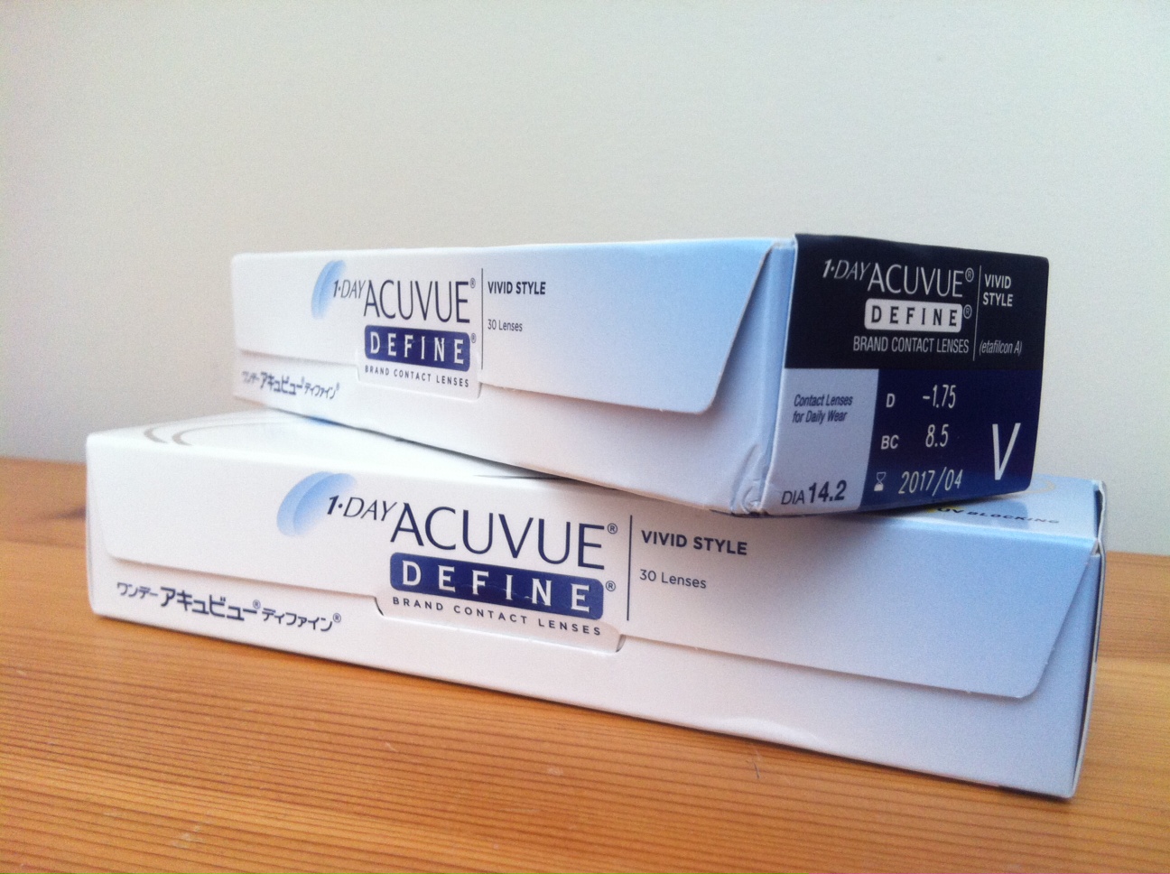 Mad About My Skin: Review: 1-Day Acuvue Define Contact Lens (Vivid style)