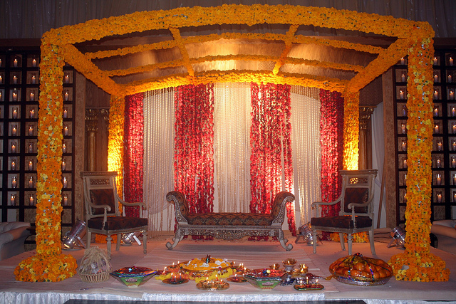 MEHANDI DESIGNS WORLD: MEHANDI DEEPAMS / MEHANDI STAGE LIGHTING ...