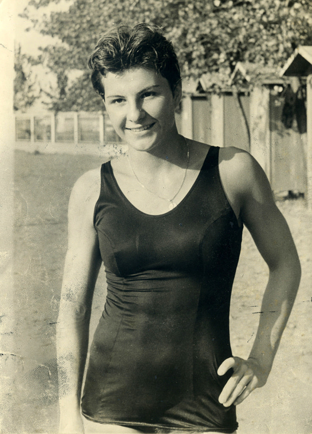 57 Found Photos Document Innocent Life at Beach in the 1930s and '40s ...