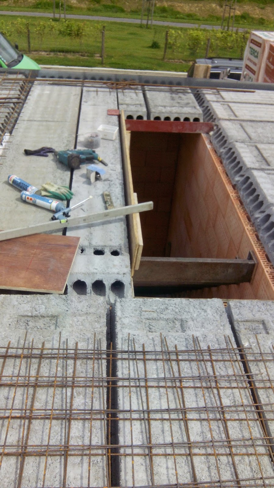 Bram & Jolina gaan bouwen: Bekisten trap en andere voorbereidingen ...