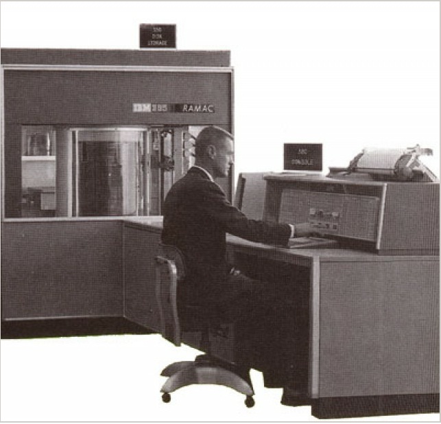 Flávio Antônio: IBM 305 - RAMAC COM HD DE 1 TONELADA ( CURIOSIDADE )