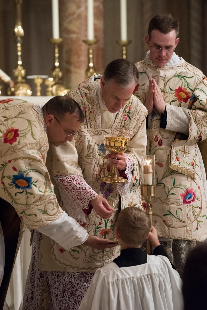 southern orders: A GREAT ARTICLE ON THE MAGNIFICENT PONTIFICAL EF HIGH ...
