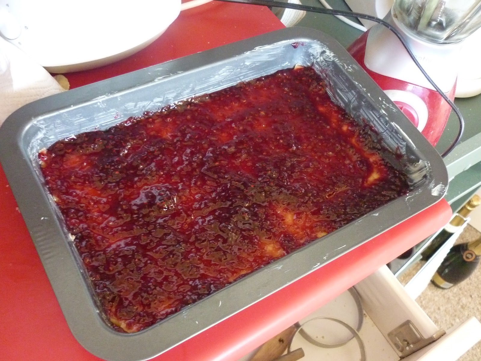 Lets Bake!: Raspberry Slice