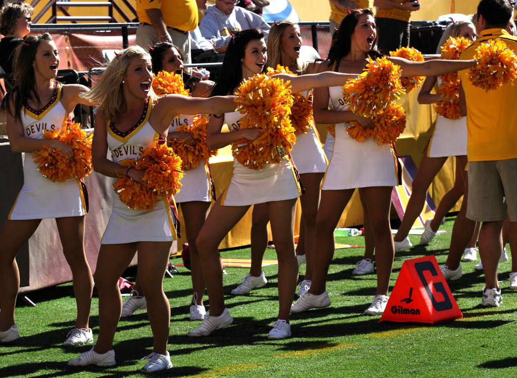 NFL and College Cheerleaders Photos: Game of the Week: #18 Arizona ...