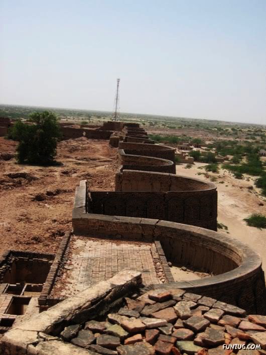 Derawar Fort: A formidable desert fortress in Pakistan ~ Jaho Jalal