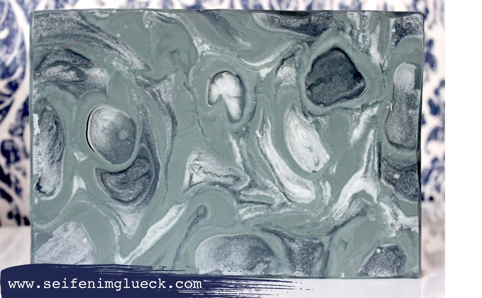 Seifen im Glueck: Ghost-Swirl: High water & low water soap