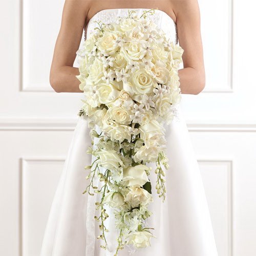 WedInStyle Girls: Waterfall Wedding Bouquets