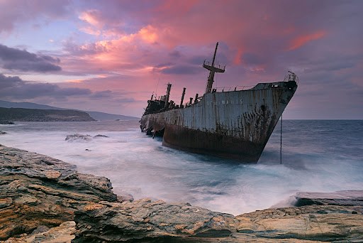 Πινάκιο - Φρέσκιες ειδήσεις... επί πίνακι!: Το ναυάγιο στο Γύθειο
