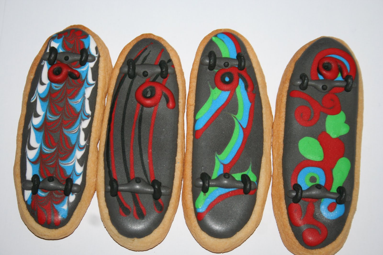 CAKES AND MORE: Skateboard Cookies
