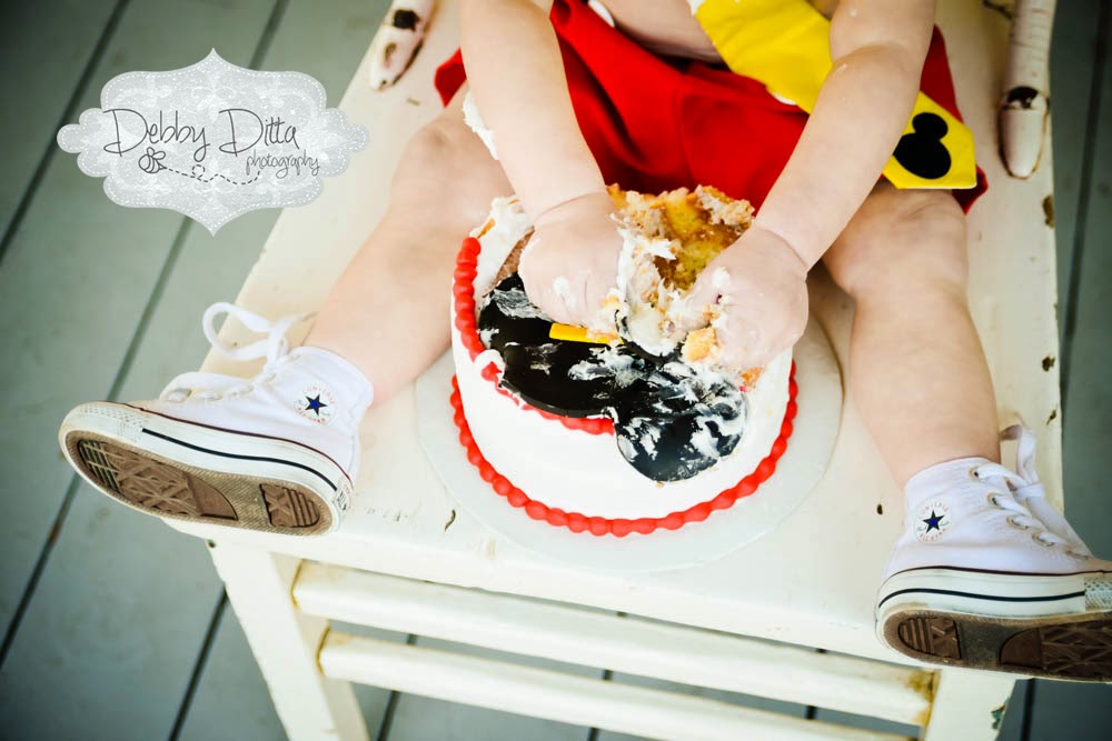 Debby Ditta Photography: Happy First Birthday Jaden. One year cake ...