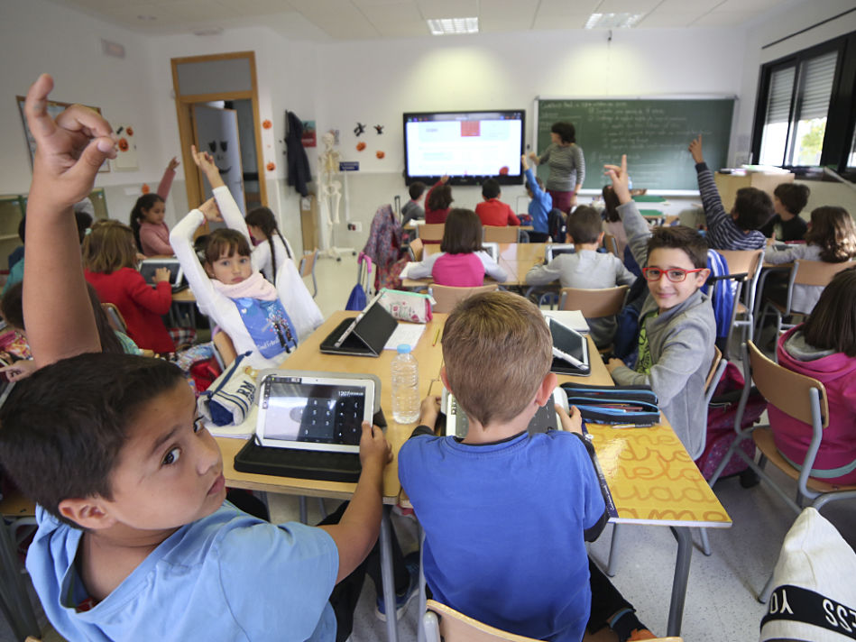 las tics en el mundo de los estudiantes: Alumno y TIC, Familia y TIC