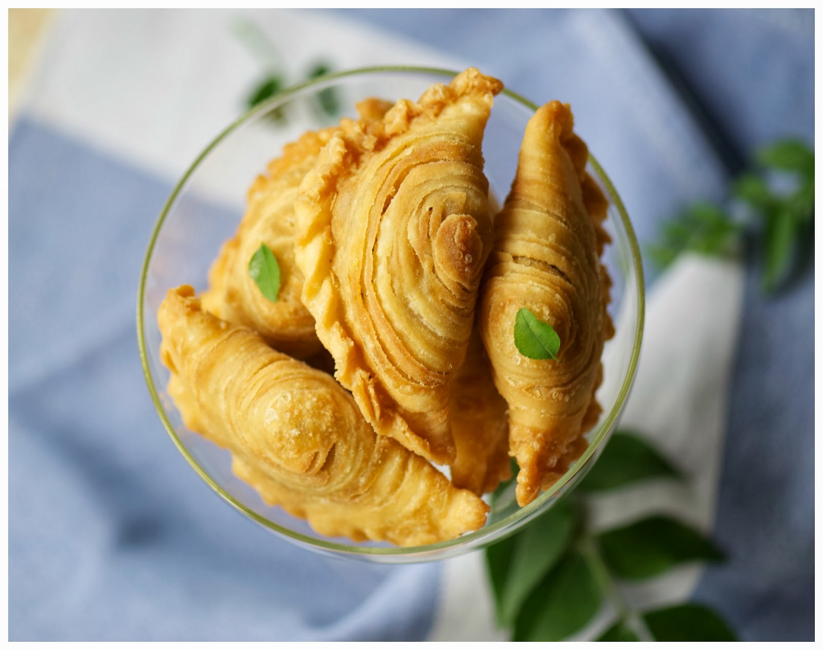 Indonesian Medan Food: Spiral Curry Puff / Kari Pap Pusing / Kari Pok