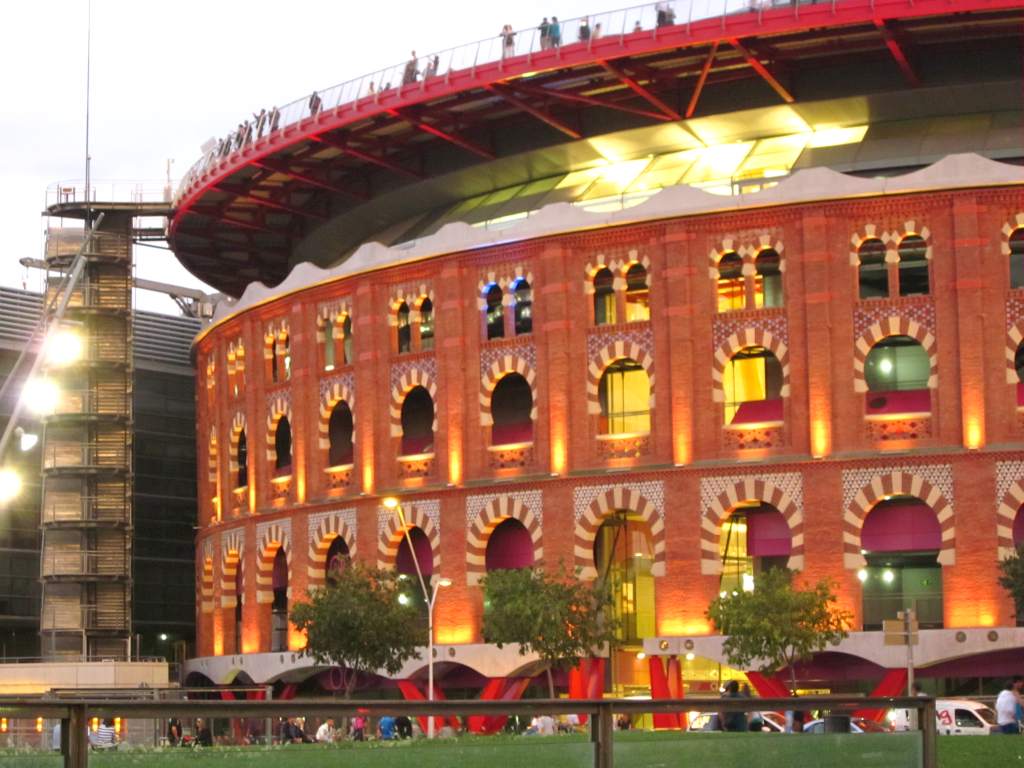 SHOPPING IN BARCELONA: LAS ARENAS MALL ~ Beautiful places of Barcelona ...