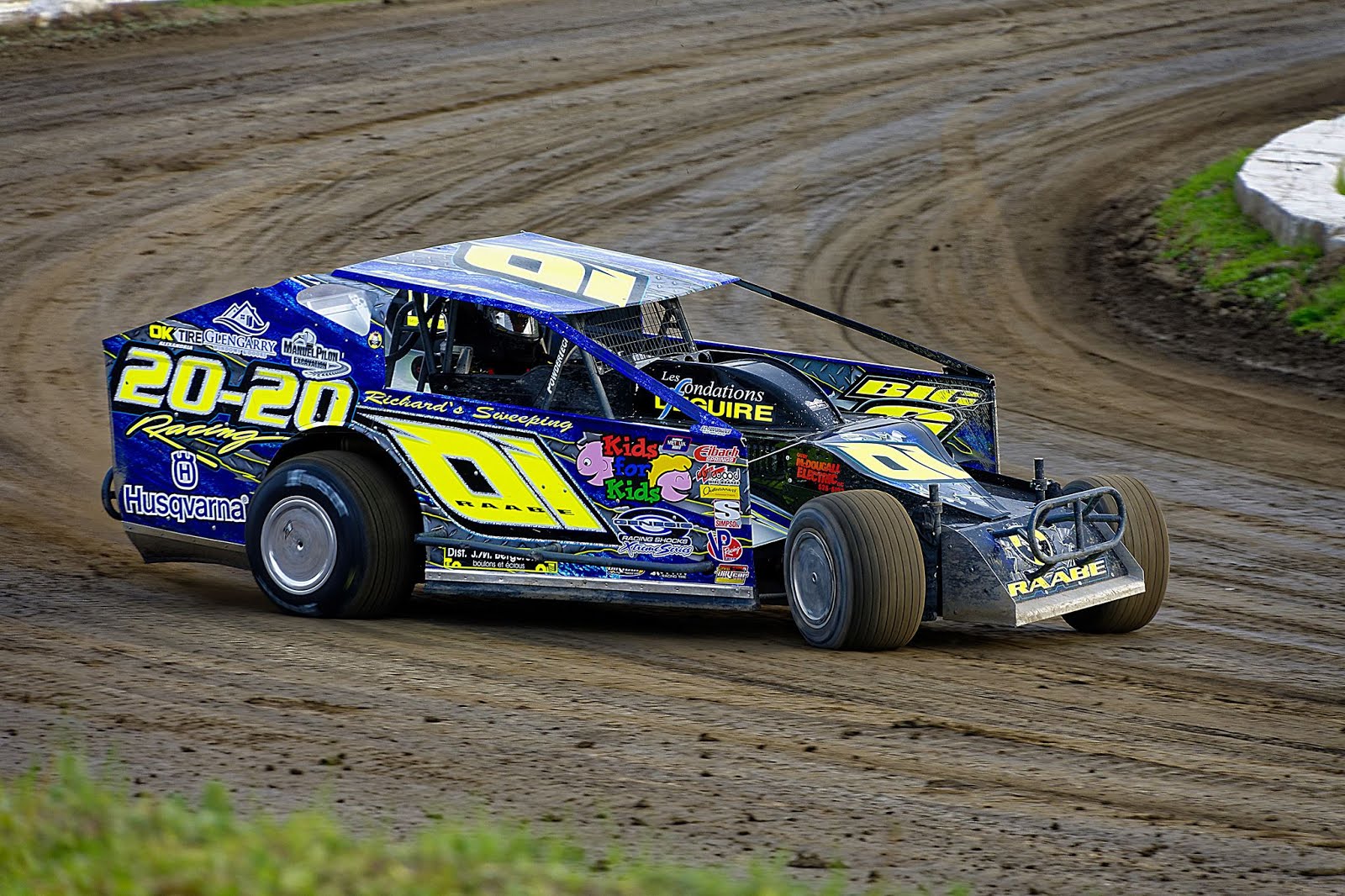 Oval Racing Stock car style in Québec, Ontario and New England States ...