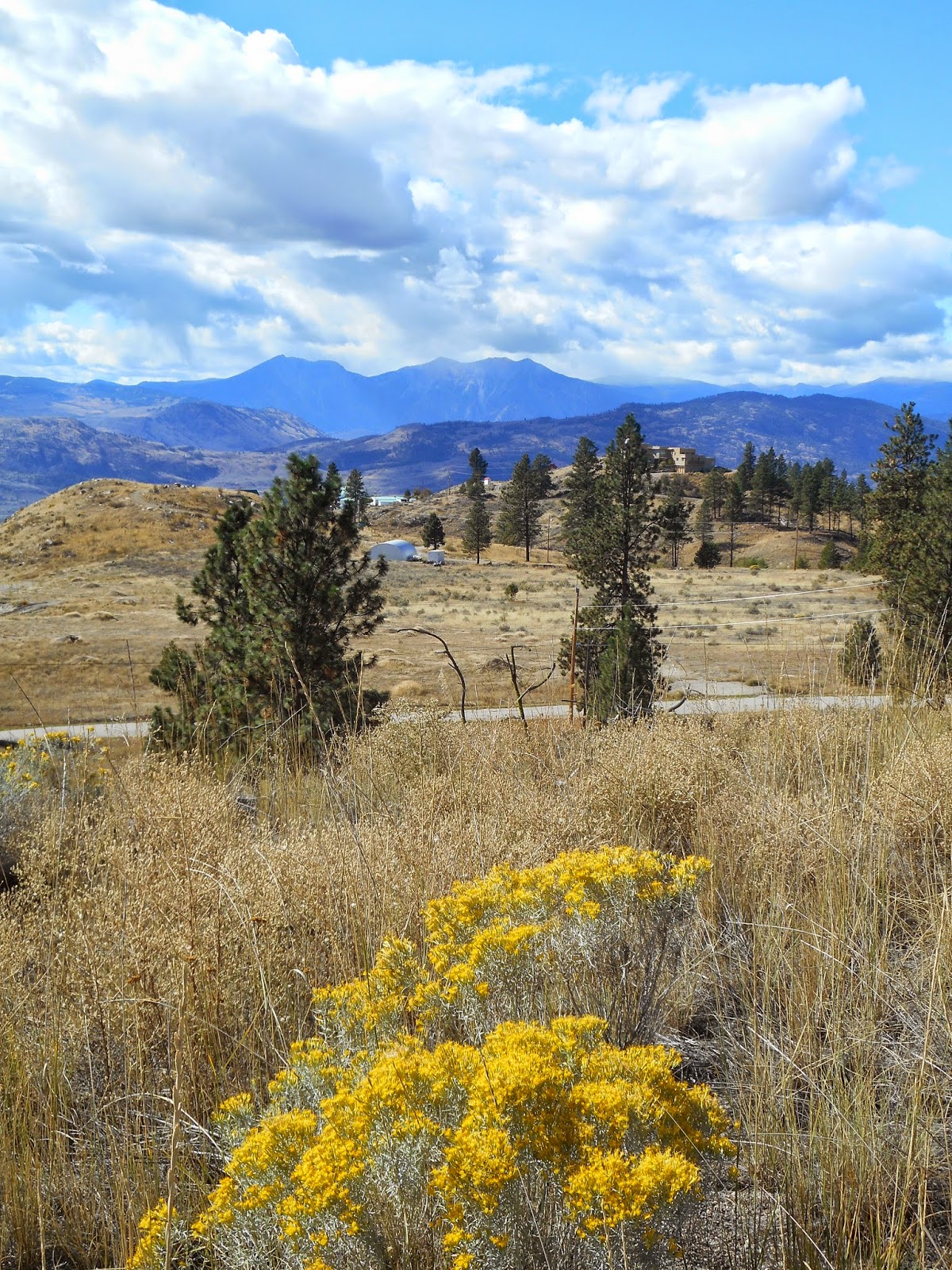 Explore the World - Become a Happy Traveler!: From Coast to Coast in Canada