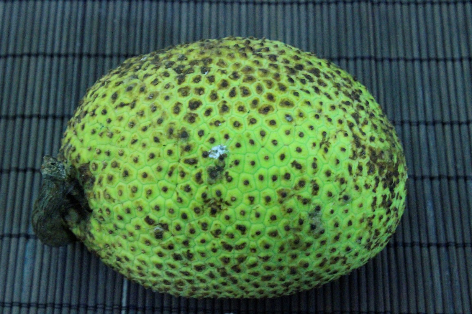 One Teaspoon Of Life: Jeegujje podi / Neerphanas Kapo / Bread fruit fry