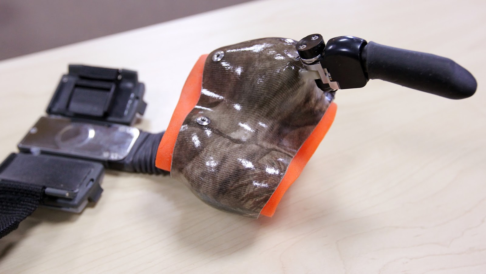 Mark Kodiak Ukena: Adam Pringle and his Bionic Thumb at Dynamic Hand ...