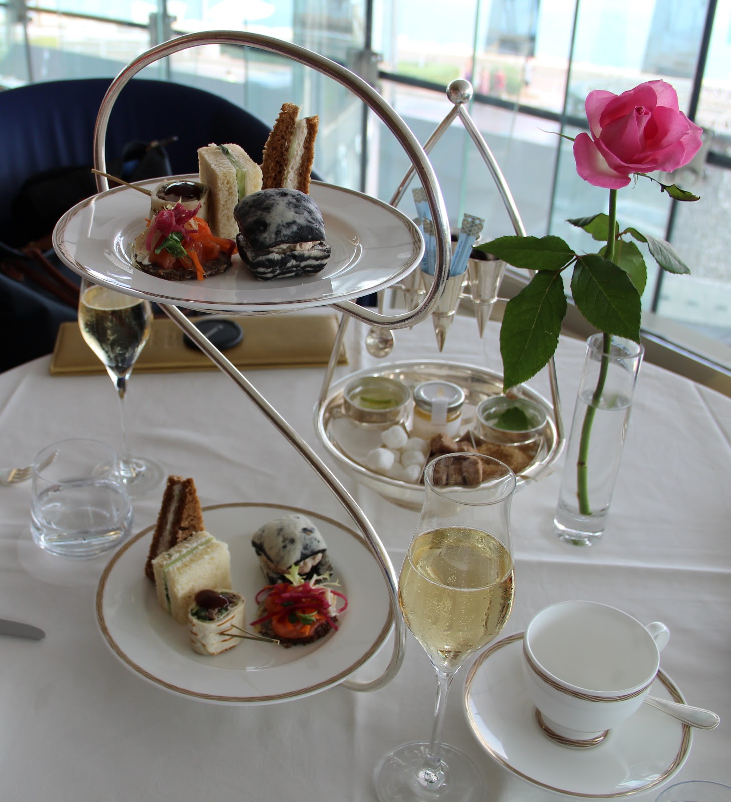 Beumer: Burj Al Arab - The Ultimate High Tea @ Dubai (UAE)