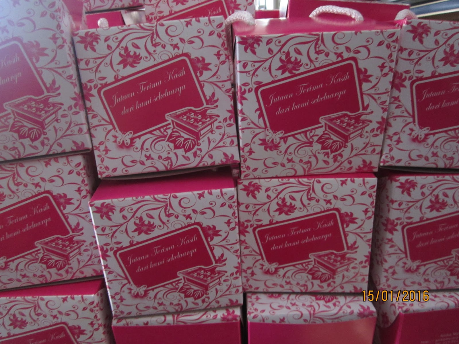 Anika MyRasa: DOORGIFT/ GOODIES KEK MARBLE SERTA BOX