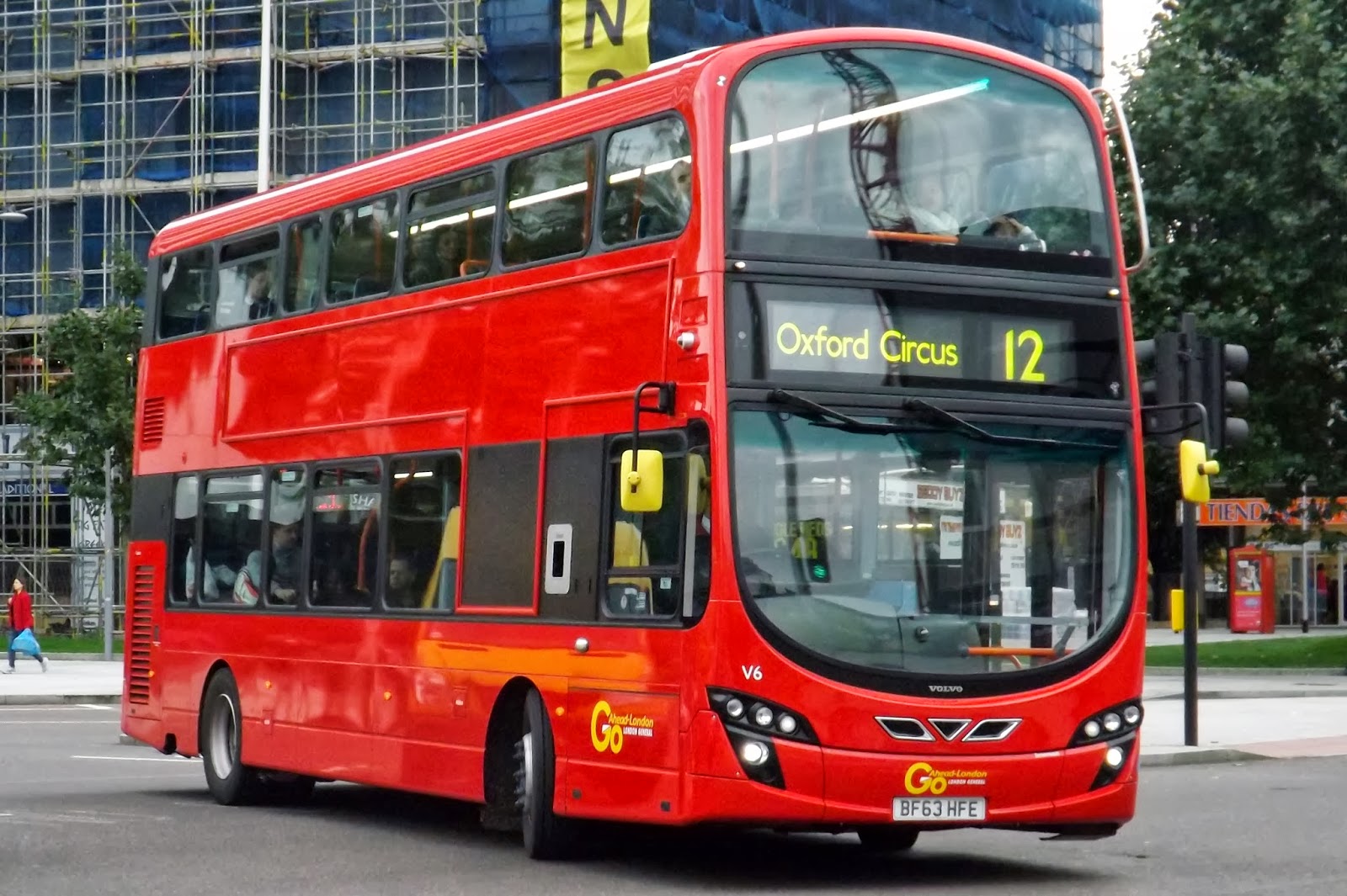 London Bus Scene: V6