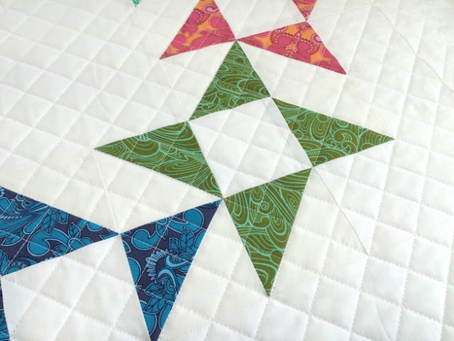 Quilted Blooms: Friendship Star Wreath Mini Quilt and WIN!