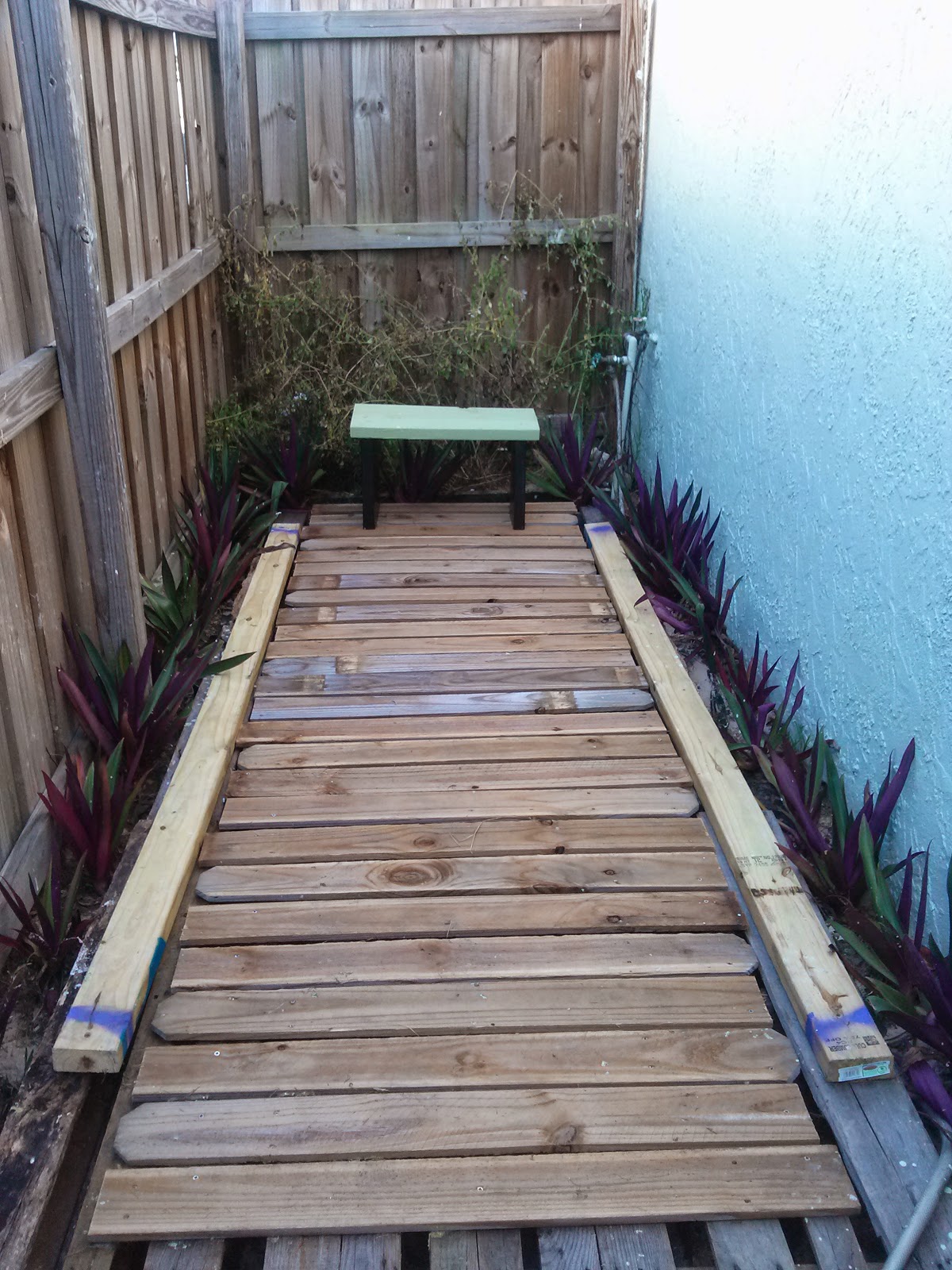 Remakes and Redos from the Revamp Camp: Pallets as decks