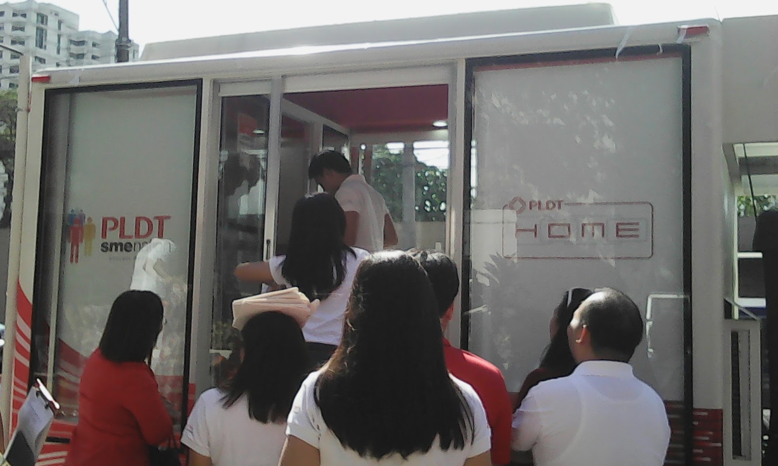 PLDT Pay Express Van - Your payment center on wheels - Benteuno - News ...