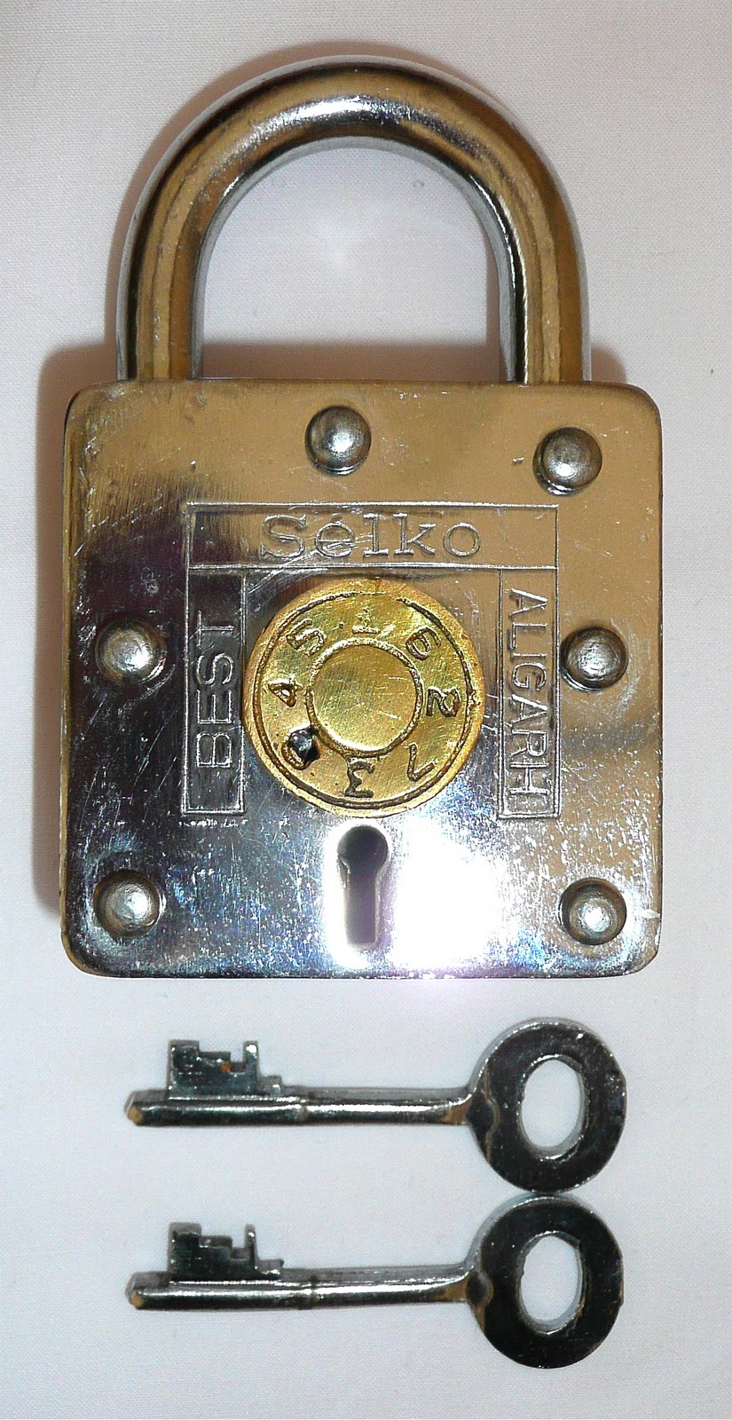 PuzzleMad: Trick Lock 4