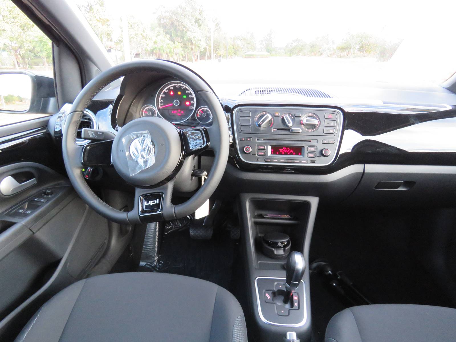 Up! I-Motion: carro automático mais barato do Brasil - teste