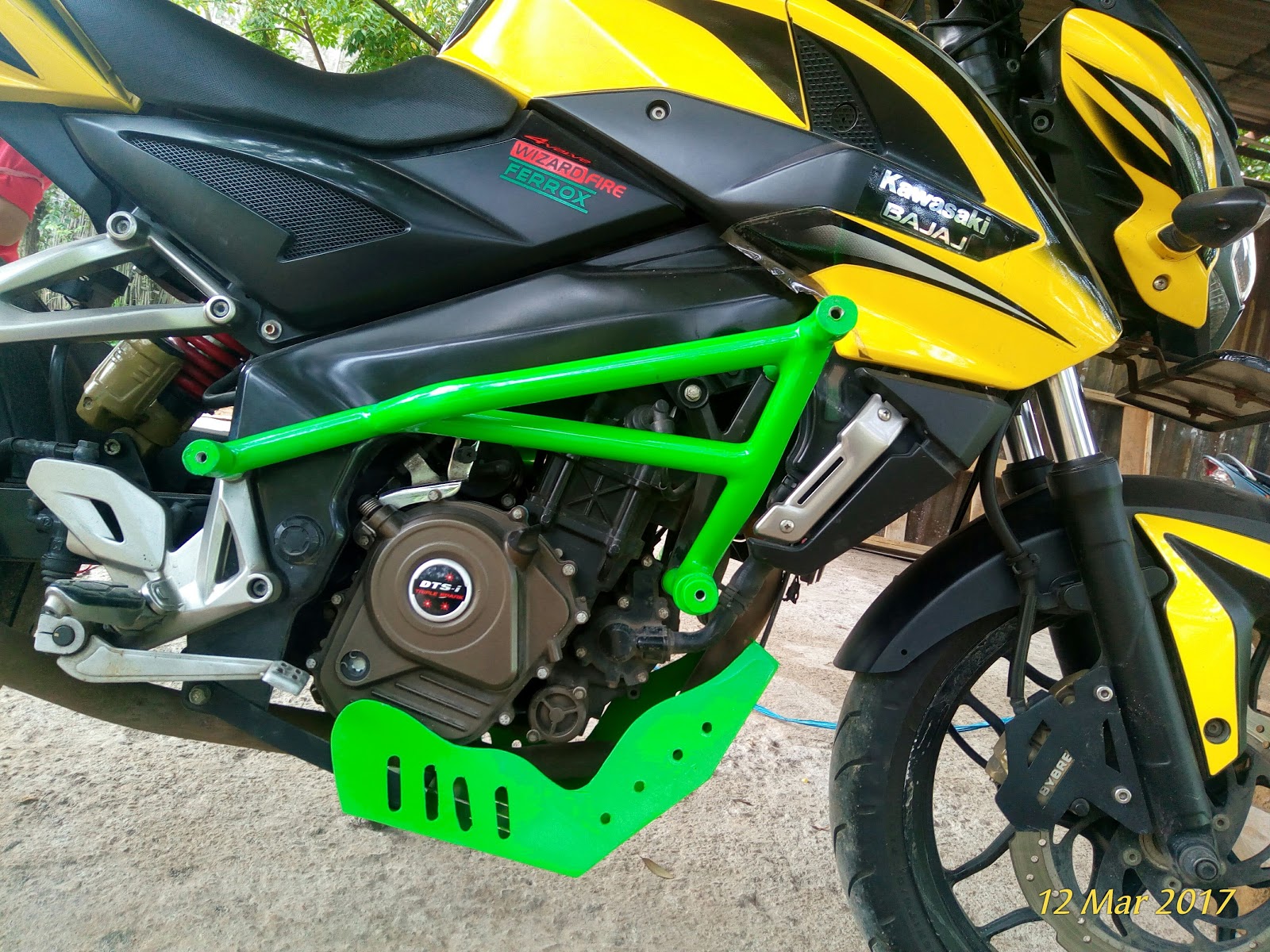 CUSTOM ENGINE GUARD,CRASH BAR,TUBULAR,SIDE GUARD,ENGINE COVER,BREKET ...