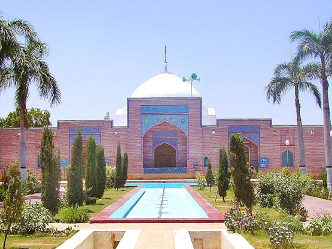 Shahjahan Mosque : Thatta's timeless splendour