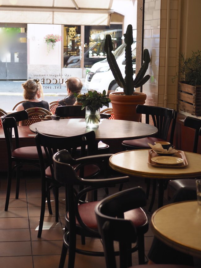 Kuistin kautta: Helsingin pariisilaisin kahvila